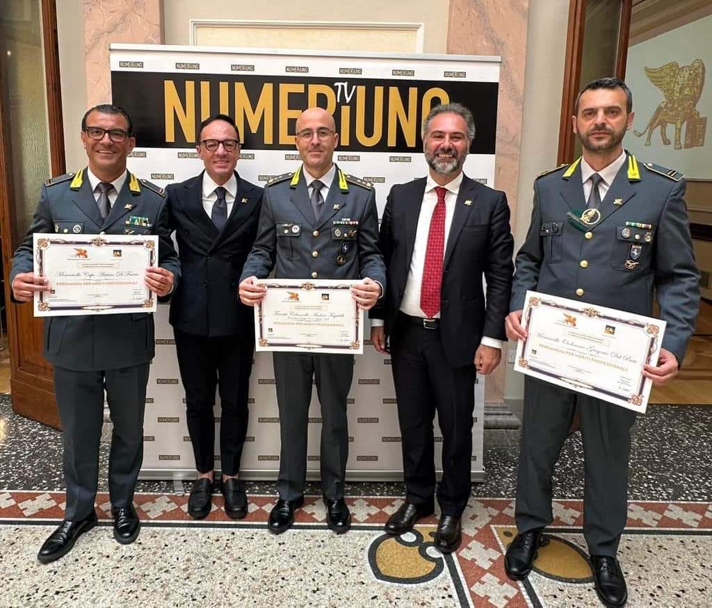 Leone d’oro di Venezia: tra i premiati, la scorta di Catello Maresca ...
